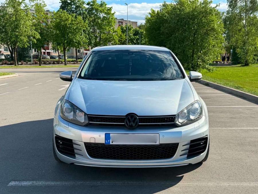 Pelēks Volkswagen Golf 2012 Kauņa, ar dzinēja tilpumu 1.40 L un nobraukumu 337 tūkst. km par 6100 €, foto 4 vietnē AUTOMOTO.COM.LV