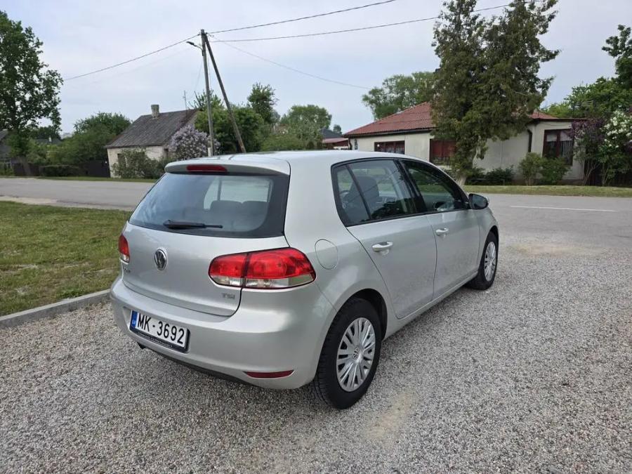 Grey Volkswagen Golf 2012 in Ventspils, with an engine capacity of 1.20 L and mileage of 318 thousand km for 3500 €, photo 7 on AUTOMOTO.COM.LV