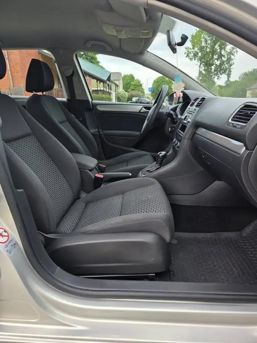 Grey Volkswagen Golf 2012 in Ventspils, with an engine capacity of 1.20 L and mileage of 318 thousand km for 3500 €, photo 15 on AUTOMOTO.COM.LV