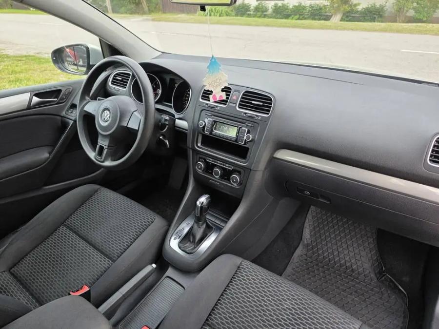 Grey Volkswagen Golf 2012 in Ventspils, with an engine capacity of 1.20 L and mileage of 318 thousand km for 3500 €, photo 16 on AUTOMOTO.COM.LV