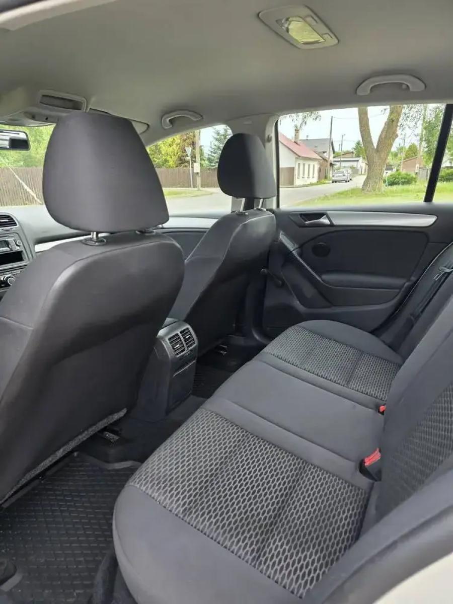 Grey Volkswagen Golf 2012 in Ventspils, with an engine capacity of 1.20 L and mileage of 318 thousand km for 3500 €, photo 17 on AUTOMOTO.COM.LV