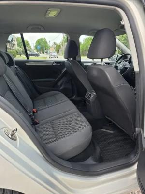 Grey Volkswagen Golf 2012 in Ventspils, with an engine capacity of 1.20 L and mileage of 318 thousand km for 3500 €, photo 18 on AUTOMOTO.COM.LV