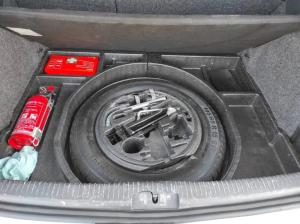 Grey Volkswagen Golf 2012 in Ventspils, with an engine capacity of 1.20 L and mileage of 318 thousand km for 3500 €, photo 21 on AUTOMOTO.COM.LV