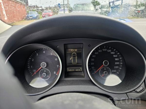 Pelēks Volkswagen Golf 2012 Liepāja, ar dzinēja tilpumu 1.40 L un nobraukumu 259 tūkst. km par 1600 €, foto 6 vietnē AUTOMOTO.COM.LV