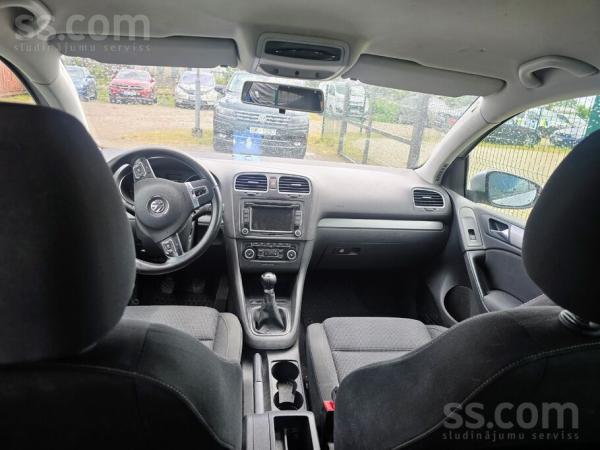 Pelēks Volkswagen Golf 2012 Liepāja, ar dzinēja tilpumu 1.40 L un nobraukumu 259 tūkst. km par 1600 €, foto 7 vietnē AUTOMOTO.COM.LV