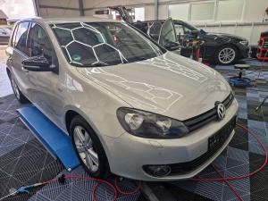 Pelēks Volkswagen Golf 2012 Marijampole, ar dzinēja tilpumu 1.20 L un nobraukumu 257 tūkst. km par 4400 €, foto 3 vietnē AUTOMOTO.COM.LV