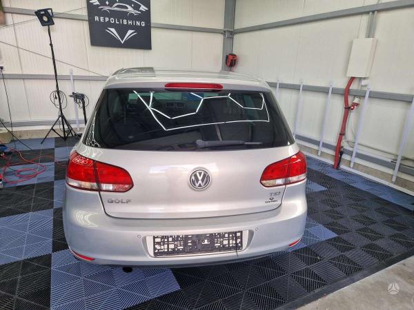 Pelēks Volkswagen Golf 2012 Marijampole, ar dzinēja tilpumu 1.20 L un nobraukumu 257 tūkst. km par 4400 €, foto 6 vietnē AUTOMOTO.COM.LV
