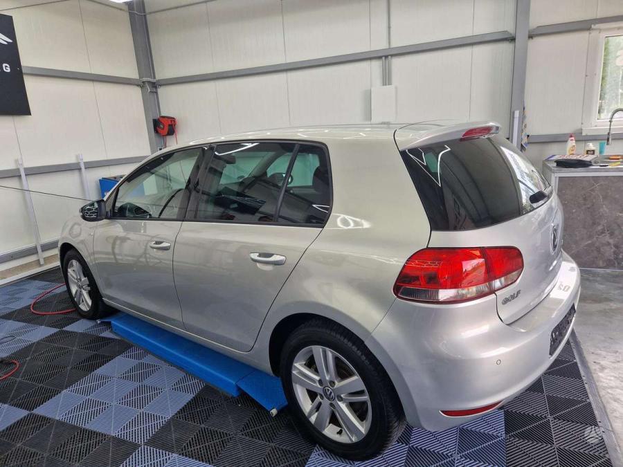 Pelēks Volkswagen Golf 2012 Marijampole, ar dzinēja tilpumu 1.20 L un nobraukumu 257 tūkst. km par 4400 €, foto 8 vietnē AUTOMOTO.COM.LV