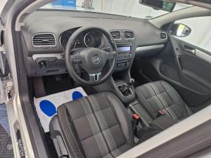 Pelēks Volkswagen Golf 2012 Marijampole, ar dzinēja tilpumu 1.20 L un nobraukumu 257 tūkst. km par 4400 €, foto 10 vietnē AUTOMOTO.COM.LV