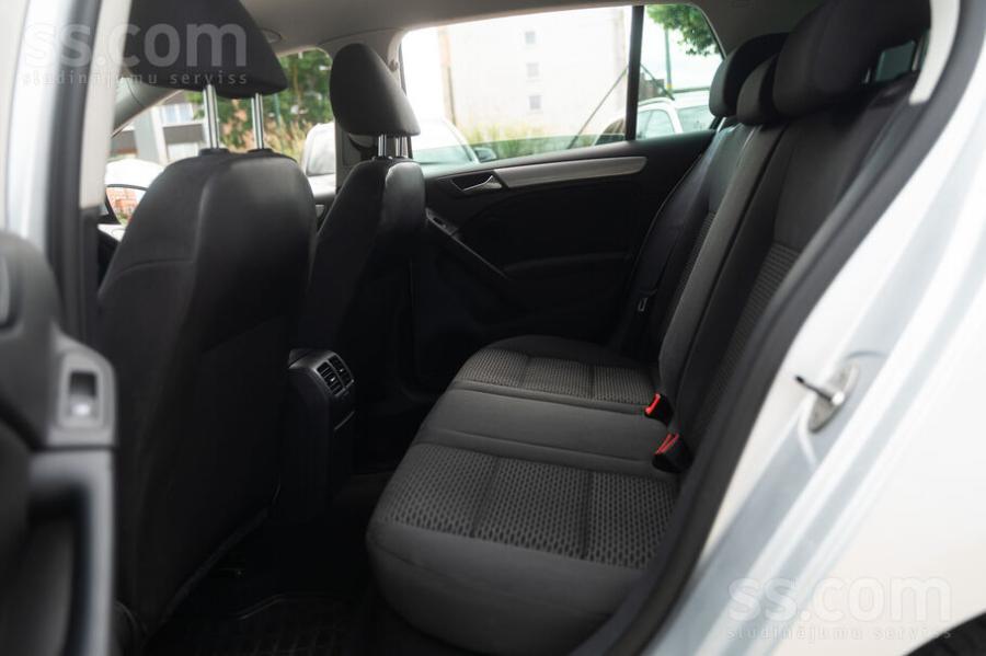 Grey Volkswagen Golf 2012 in Liepaja, with an engine capacity of 1.40 L and mileage of 269 thousand km for 3900 €, photo 13 on AUTOMOTO.COM.LV