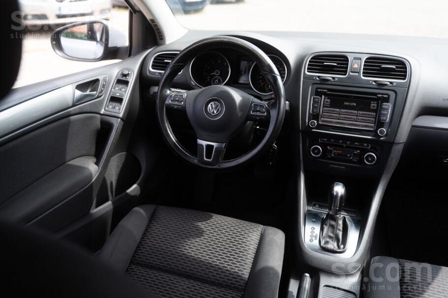 Grey Volkswagen Golf 2012 in Liepaja, with an engine capacity of 1.40 L and mileage of 269 thousand km for 3900 €, photo 14 on AUTOMOTO.COM.LV