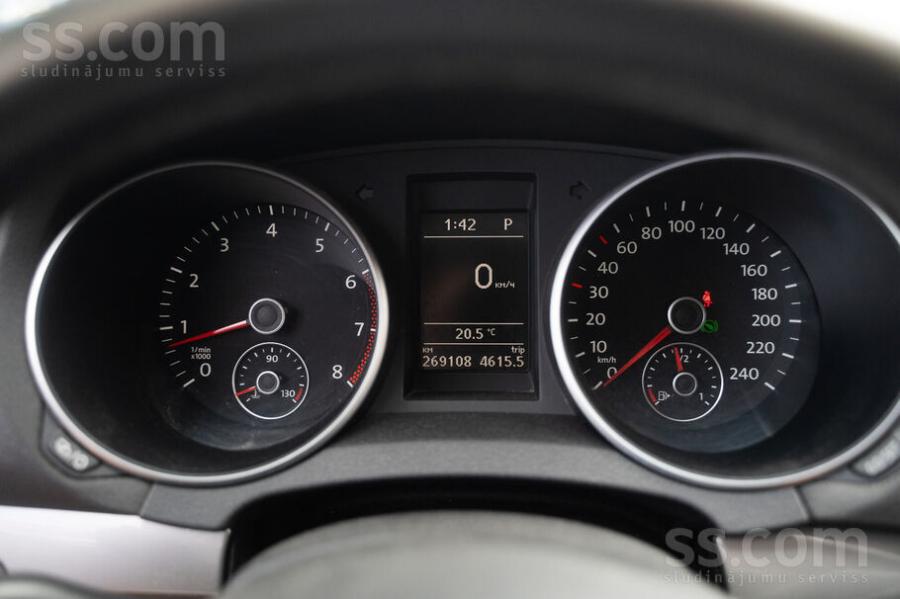 Grey Volkswagen Golf 2012 in Liepaja, with an engine capacity of 1.40 L and mileage of 269 thousand km for 3900 €, photo 24 on AUTOMOTO.COM.LV