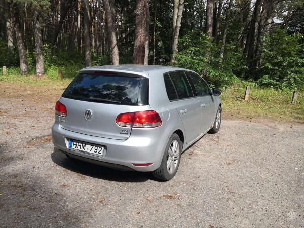 Grey Volkswagen Golf 2012 in Kaunas, with an engine capacity of 1.60 L and mileage of 321 thousand km for 1500 €, photo 6 on AUTOMOTO.COM.LV