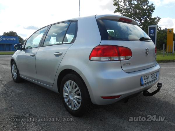 Grey Volkswagen Golf 2012 in Viljandi, with an engine capacity of 1.60 L and mileage of 251 thousand km for 3990 €, photo 4 on AUTOMOTO.COM.LV