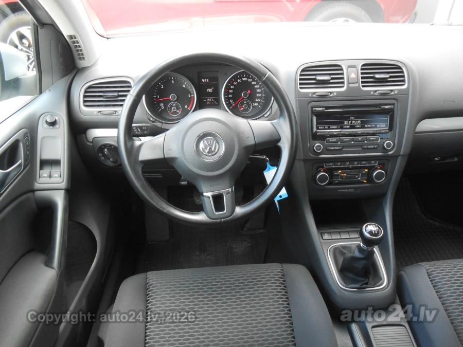 Pelēks Volkswagen Golf 2012 Viljandi, ar dzinēja tilpumu 1.60 L un nobraukumu 251 tūkst. km par 3990 €, foto 6 vietnē AUTOMOTO.COM.LV