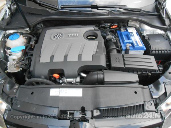 Grey Volkswagen Golf 2012 in Viljandi, with an engine capacity of 1.60 L and mileage of 251 thousand km for 3990 €, photo 10 on AUTOMOTO.COM.LV