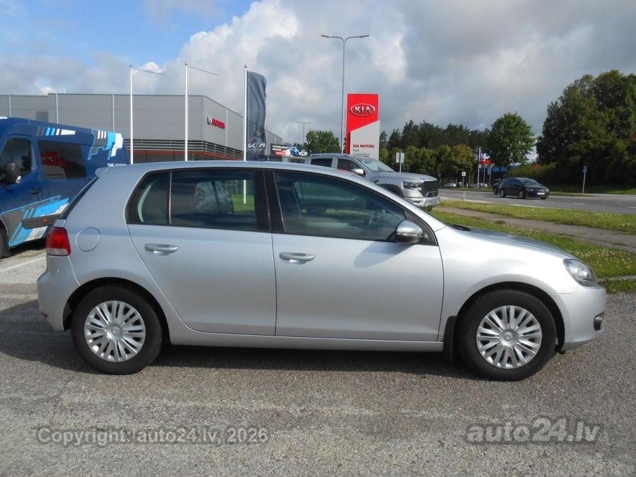 Pelēks Volkswagen Golf 2012 Viljandi, ar dzinēja tilpumu 1.60 L un nobraukumu 251 tūkst. km par 3990 €, foto 17 vietnē AUTOMOTO.COM.LV