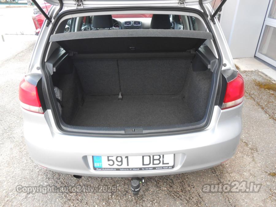 Pelēks Volkswagen Golf 2012 Viljandi, ar dzinēja tilpumu 1.60 L un nobraukumu 251 tūkst. km par 3990 €, foto 18 vietnē AUTOMOTO.COM.LV