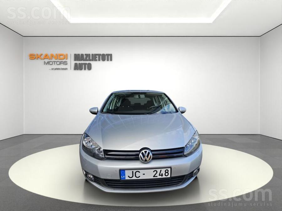 Pelēks Volkswagen Golf 2012 Liepāja, ar dzinēja tilpumu 1.20 L un nobraukumu 135 tūkst. km par 3990 €, foto 3 vietnē AUTOMOTO.COM.LV
