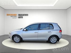 Pelēks Volkswagen Golf 2012 Liepāja, ar dzinēja tilpumu 1.20 L un nobraukumu 135 tūkst. km par 3990 €, foto 4 vietnē AUTOMOTO.COM.LV