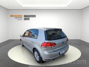 Pelēks Volkswagen Golf 2012 Liepāja, ar dzinēja tilpumu 1.20 L un nobraukumu 135 tūkst. km par 3990 €, foto 5 vietnē AUTOMOTO.COM.LV