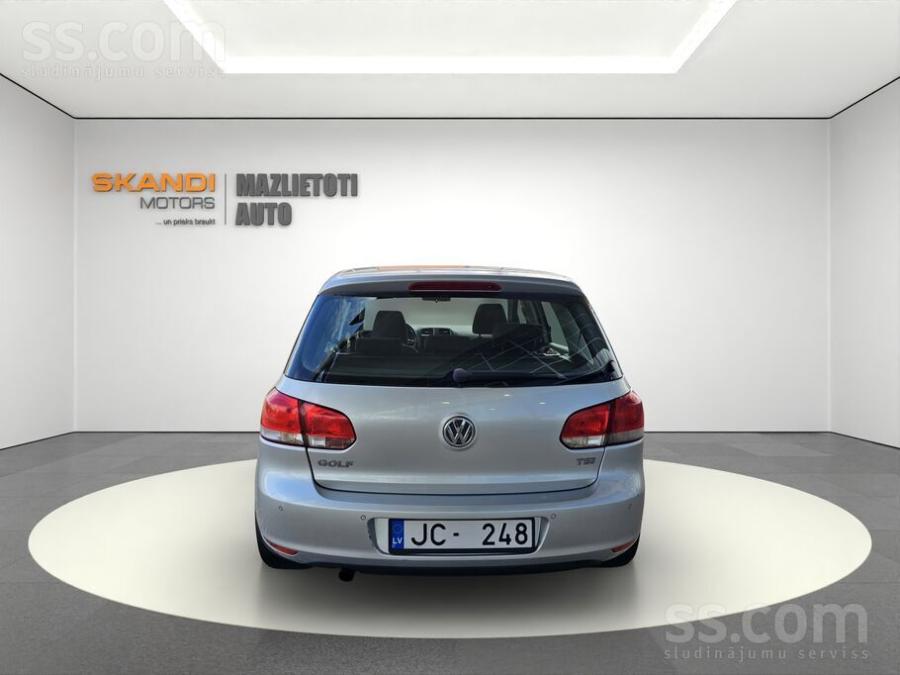Pelēks Volkswagen Golf 2012 Liepāja, ar dzinēja tilpumu 1.20 L un nobraukumu 135 tūkst. km par 3990 €, foto 6 vietnē AUTOMOTO.COM.LV