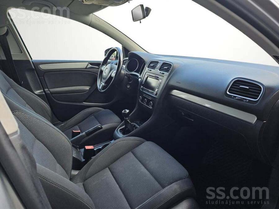 Pelēks Volkswagen Golf 2012 Liepāja, ar dzinēja tilpumu 1.20 L un nobraukumu 135 tūkst. km par 3990 €, foto 13 vietnē AUTOMOTO.COM.LV
