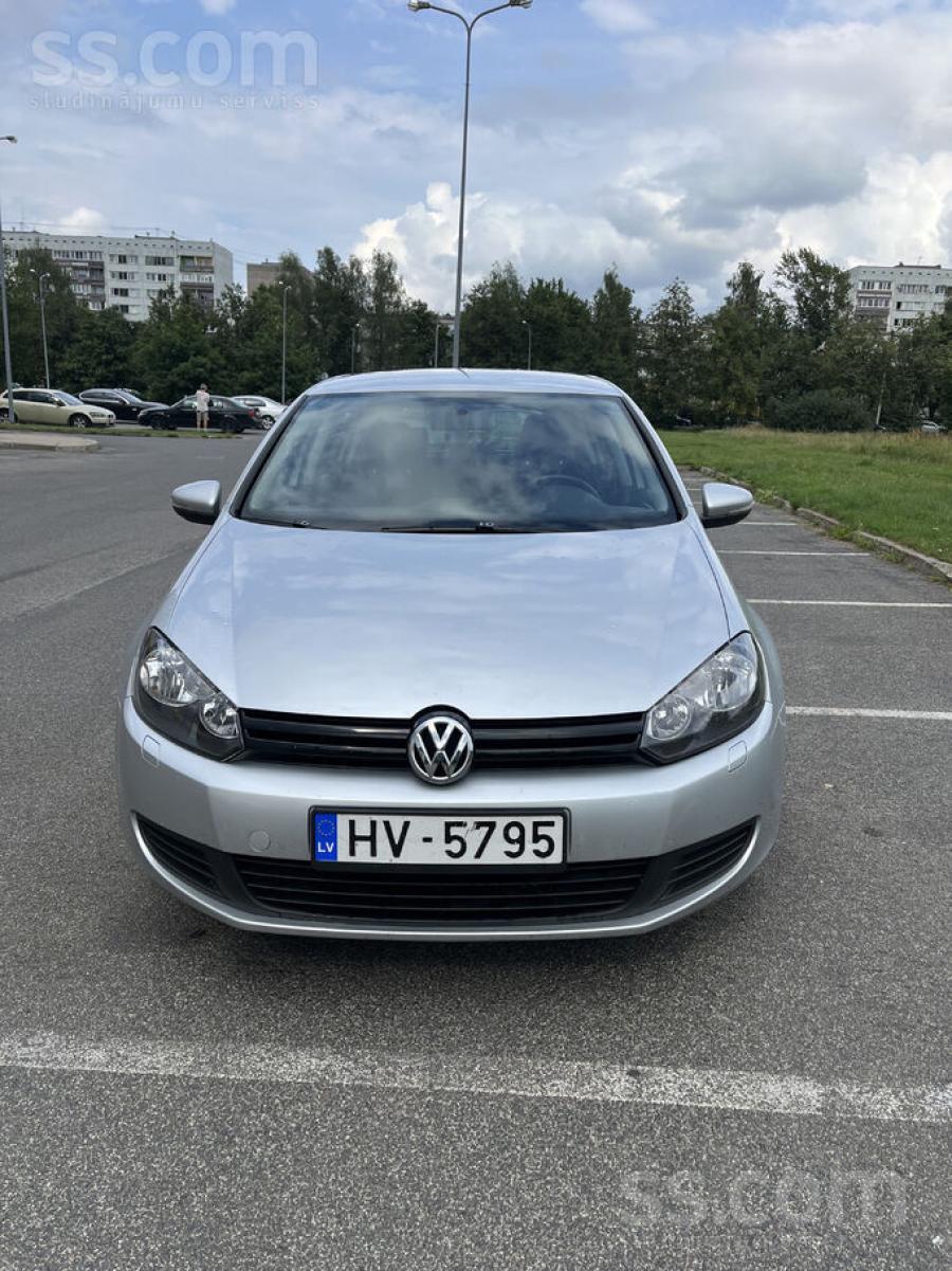 Grey Volkswagen Golf 2012 in Riga, with an engine capacity of 1.40 L and mileage of 275 thousand km for 5500 €, photo 1 on AUTOMOTO.COM.LV
