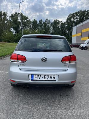 Grey Volkswagen Golf 2012 in Riga, with an engine capacity of 1.40 L and mileage of 275 thousand km for 5500 €, photo 4 on AUTOMOTO.COM.LV