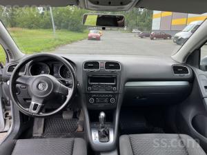 Grey Volkswagen Golf 2012 in Riga, with an engine capacity of 1.40 L and mileage of 275 thousand km for 5500 €, photo 7 on AUTOMOTO.COM.LV