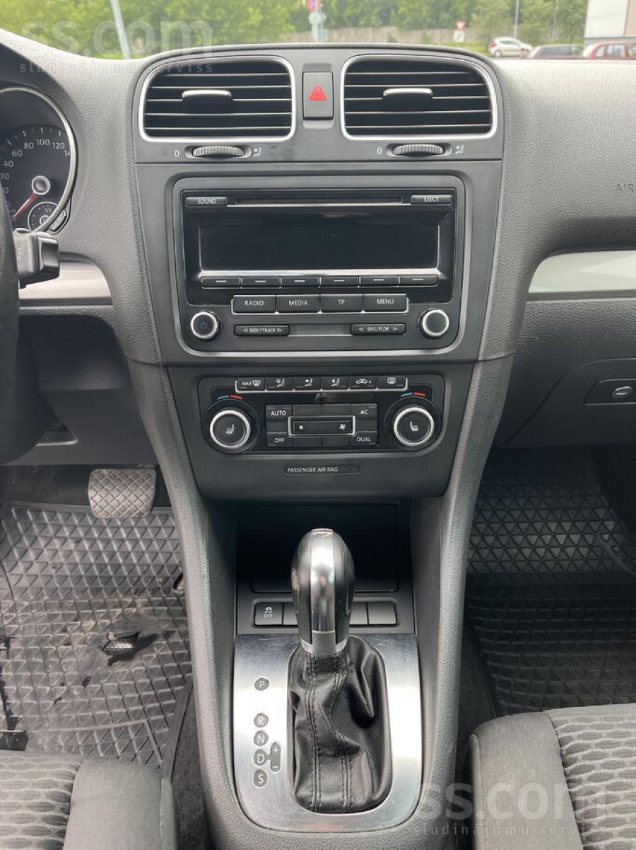 Grey Volkswagen Golf 2012 in Riga, with an engine capacity of 1.40 L and mileage of 275 thousand km for 5500 €, photo 8 on AUTOMOTO.COM.LV