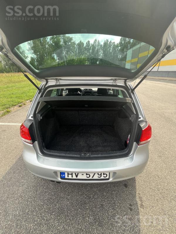 Pelēks Volkswagen Golf 2012 Rīga, ar dzinēja tilpumu 1.40 L un nobraukumu 275 tūkst. km par 5500 €, foto 9 vietnē AUTOMOTO.COM.LV