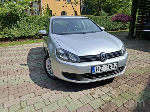 Pelēks Volkswagen Golf 2012 Rīga, ar dzinēja tilpumu 1.40 L un nobraukumu 176 tūkst. km par 5400 €, foto 1 vietnē AUTOMOTO.COM.LV