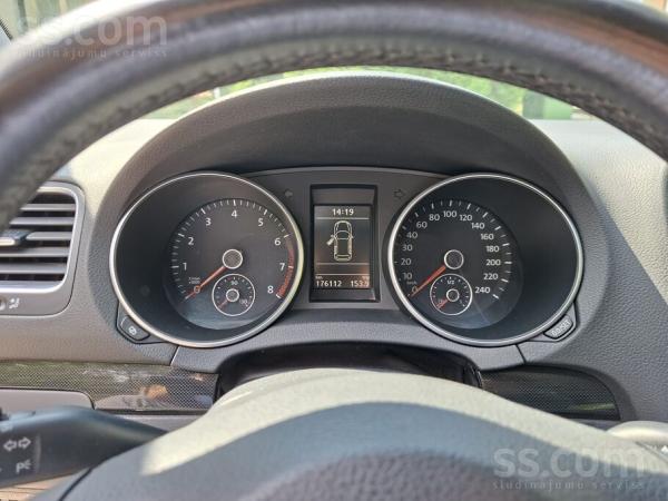 Pelēks Volkswagen Golf 2012 Rīga, ar dzinēja tilpumu 1.40 L un nobraukumu 176 tūkst. km par 5400 €, foto 7 vietnē AUTOMOTO.COM.LV