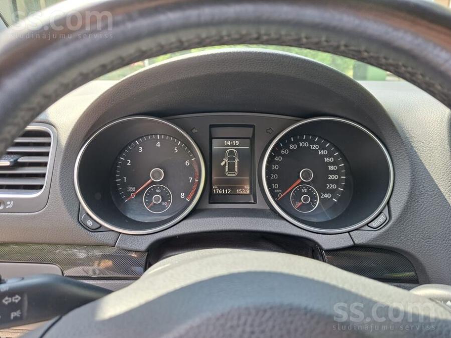 Grey Volkswagen Golf 2012 in Riga, with an engine capacity of 1.40 L and mileage of 176 thousand km for 5400 €, photo 8 on AUTOMOTO.COM.LV