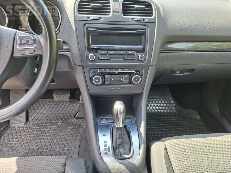 Grey Volkswagen Golf 2012 in Riga, with an engine capacity of 1.40 L and mileage of 176 thousand km for 5400 €, photo 9 on AUTOMOTO.COM.LV