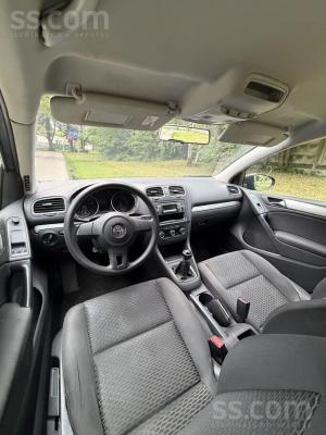 Grey Volkswagen Golf 2012 in Riga, with an engine capacity of 1.40 L and mileage of 416 thousand km for 1380 €, photo 7 on AUTOMOTO.COM.LV