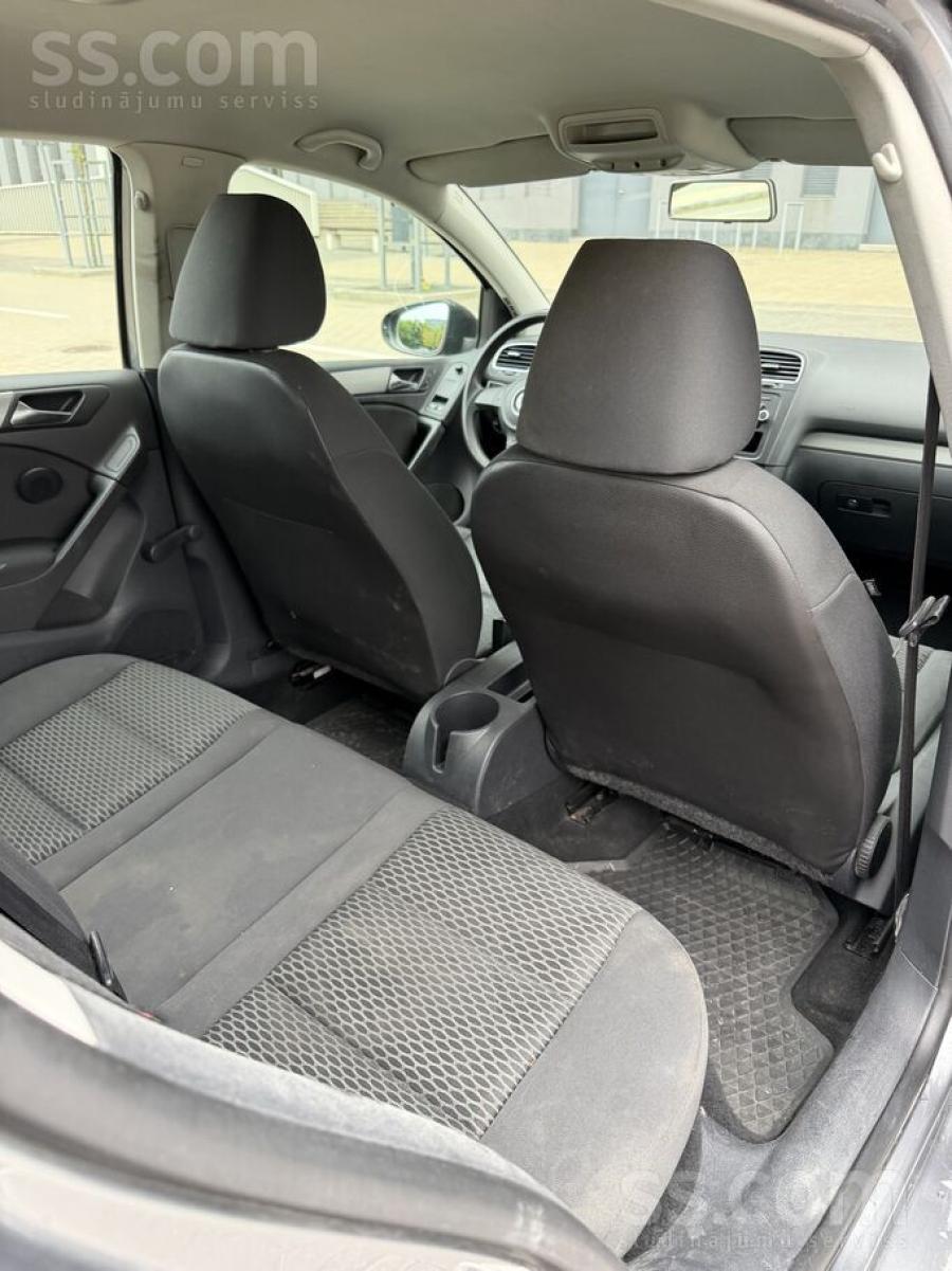 Grey Volkswagen Golf 2012 in Riga, with an engine capacity of 1.40 L and mileage of 416 thousand km for 1380 €, photo 9 on AUTOMOTO.COM.LV