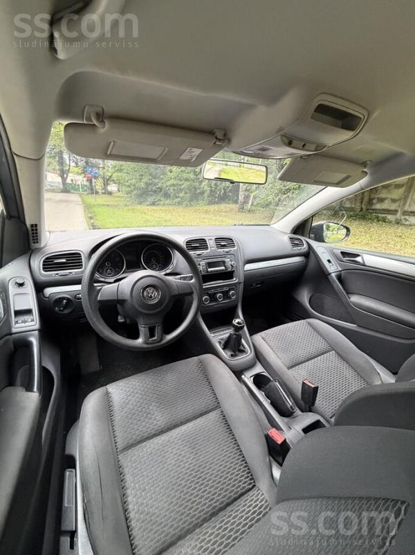 Grey Volkswagen Golf 2012 in Riga, with an engine capacity of 1.40 L and mileage of 416 thousand km for 1380 €, photo 6 on AUTOMOTO.COM.LV