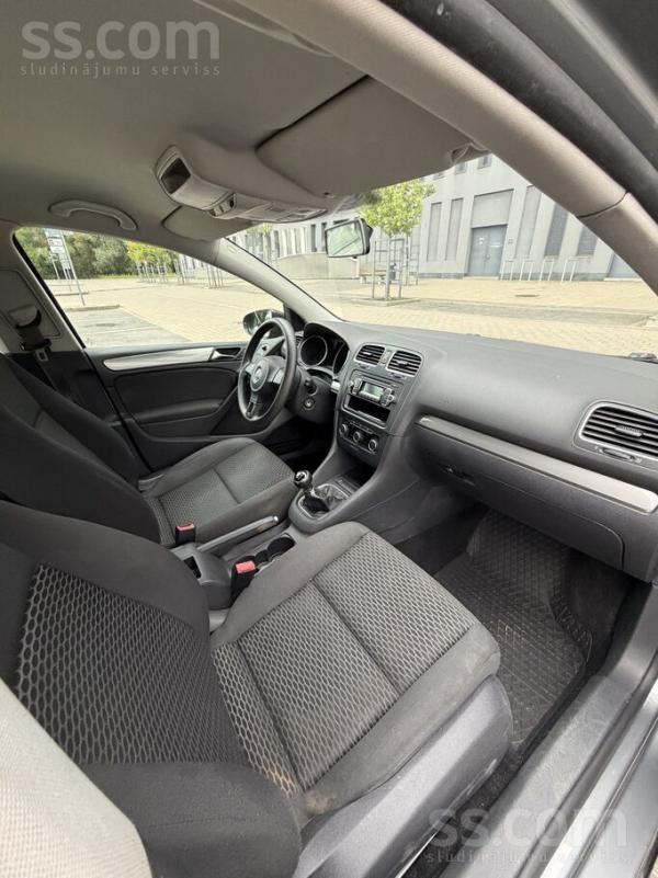 Grey Volkswagen Golf 2012 in Riga, with an engine capacity of 1.40 L and mileage of 416 thousand km for 1380 €, photo 9 on AUTOMOTO.COM.LV