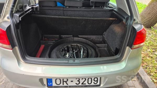 Grey Volkswagen Golf 2012 in Riga, with an engine capacity of 1.60 L and mileage of 245 thousand km for 950 €, photo 3 on AUTOMOTO.COM.LV