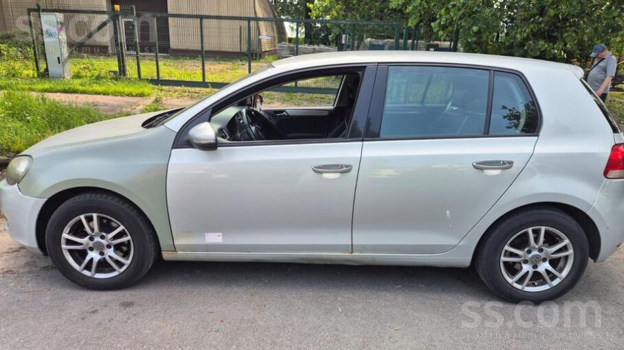 Pelēks Volkswagen Golf 2012 Rīga, ar dzinēja tilpumu 1.60 L un nobraukumu 245 tūkst. km par 950 €, foto 8 vietnē AUTOMOTO.COM.LV
