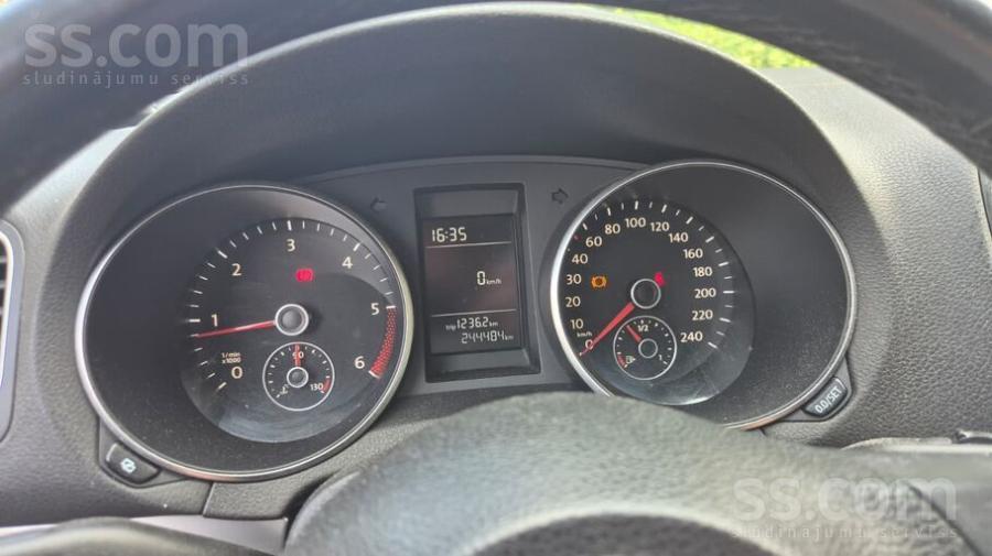 Pelēks Volkswagen Golf 2012 Rīga, ar dzinēja tilpumu 1.60 L un nobraukumu 245 tūkst. km par 950 €, foto 13 vietnē AUTOMOTO.COM.LV