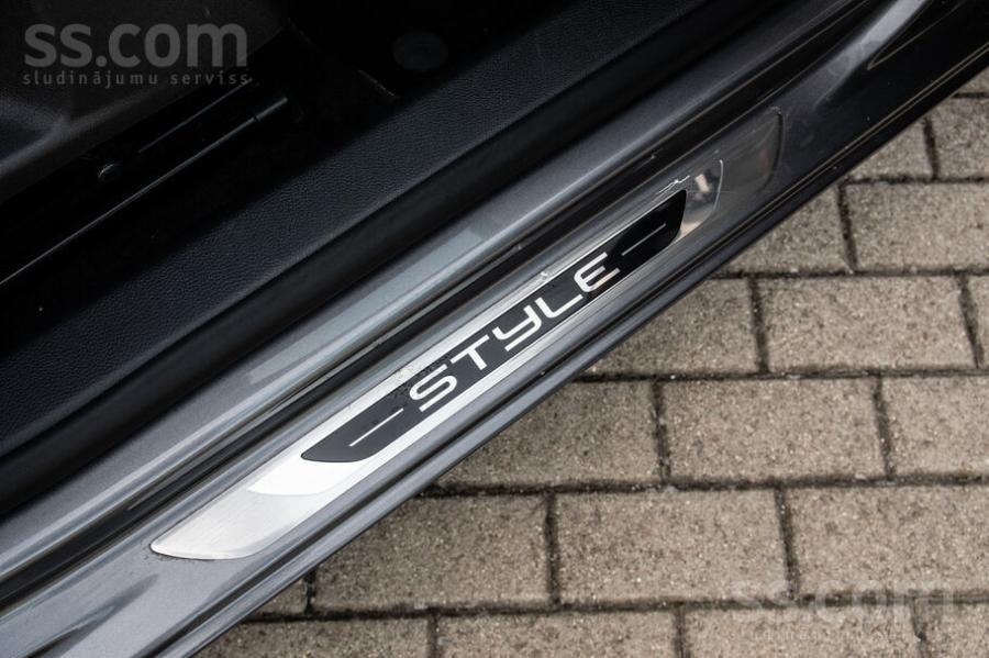 Pelēks Volkswagen Golf 2012 Rīga, ar dzinēja tilpumu 1.20 L un nobraukumu 212 tūkst. km par 4390 €, foto 12 vietnē AUTOMOTO.COM.LV