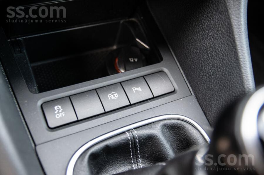 Pelēks Volkswagen Golf 2012 Rīga, ar dzinēja tilpumu 1.20 L un nobraukumu 212 tūkst. km par 4390 €, foto 30 vietnē AUTOMOTO.COM.LV
