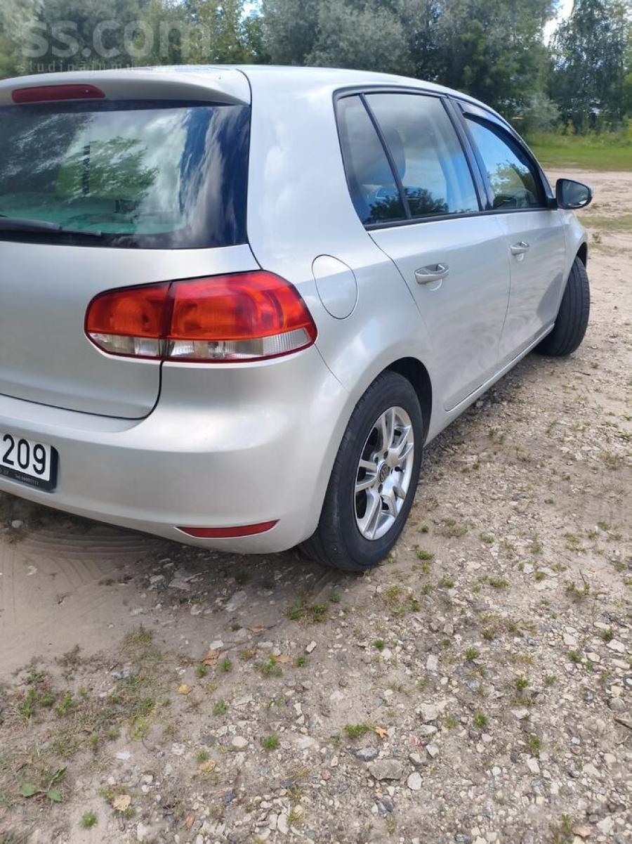 Pelēks Volkswagen Golf 2012 Rīga, ar dzinēja tilpumu 1.60 L un nobraukumu 245 tūkst. km par 3100 €, foto 8 vietnē AUTOMOTO.COM.LV