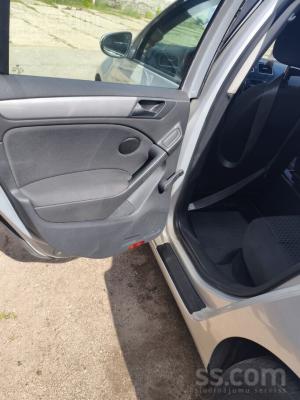 Pelēks Volkswagen Golf 2012 Rīga, ar dzinēja tilpumu 1.60 L un nobraukumu 245 tūkst. km par 3100 €, foto 13 vietnē AUTOMOTO.COM.LV