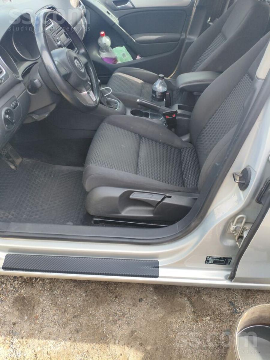 Pelēks Volkswagen Golf 2012 Rīga, ar dzinēja tilpumu 1.60 L un nobraukumu 245 tūkst. km par 3100 €, foto 14 vietnē AUTOMOTO.COM.LV