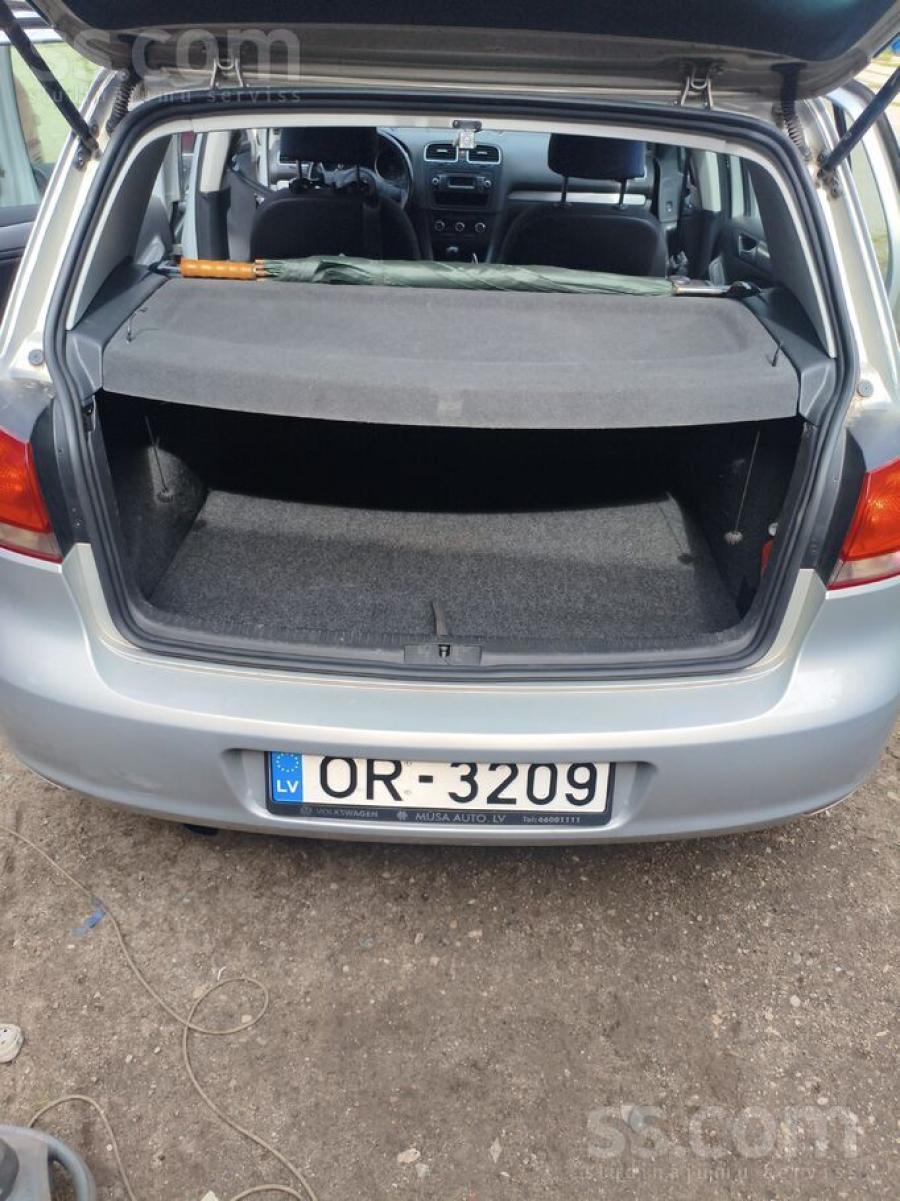 Pelēks Volkswagen Golf 2012 Rīga, ar dzinēja tilpumu 1.60 L un nobraukumu 245 tūkst. km par 3100 €, foto 18 vietnē AUTOMOTO.COM.LV