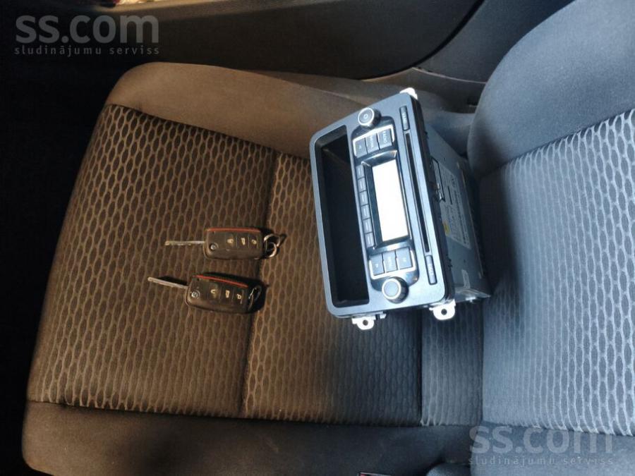 Pelēks Volkswagen Golf 2012 Rīga, ar dzinēja tilpumu 1.60 L un nobraukumu 245 tūkst. km par 3100 €, foto 23 vietnē AUTOMOTO.COM.LV